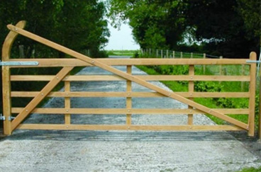 Wooden Driveway & Entrance Gates | Universal | Yeoman
